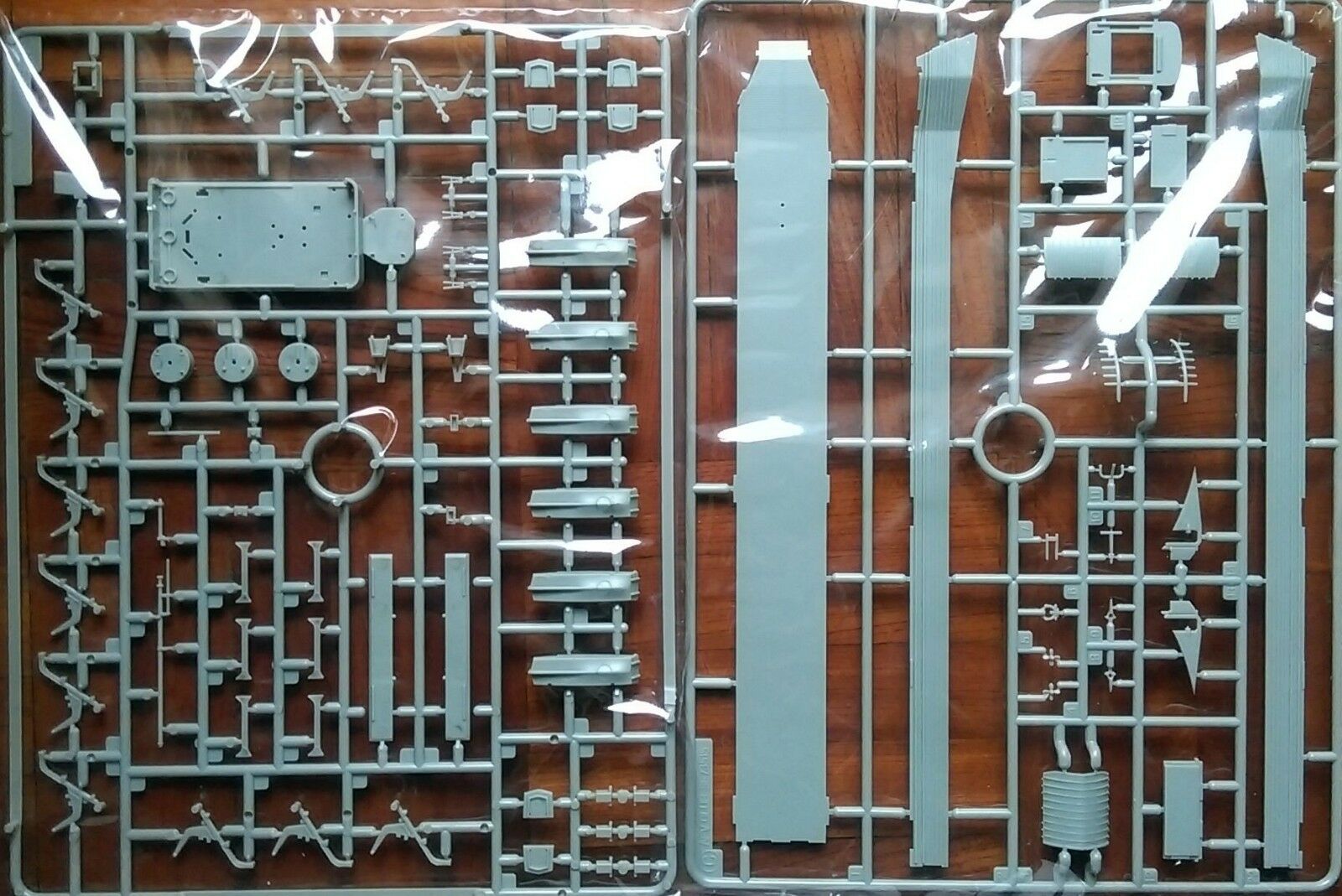 AFV Club 1/350 USN TYPE 2 LSTS LST-1 Class Landing Ship – AFV HOBBY